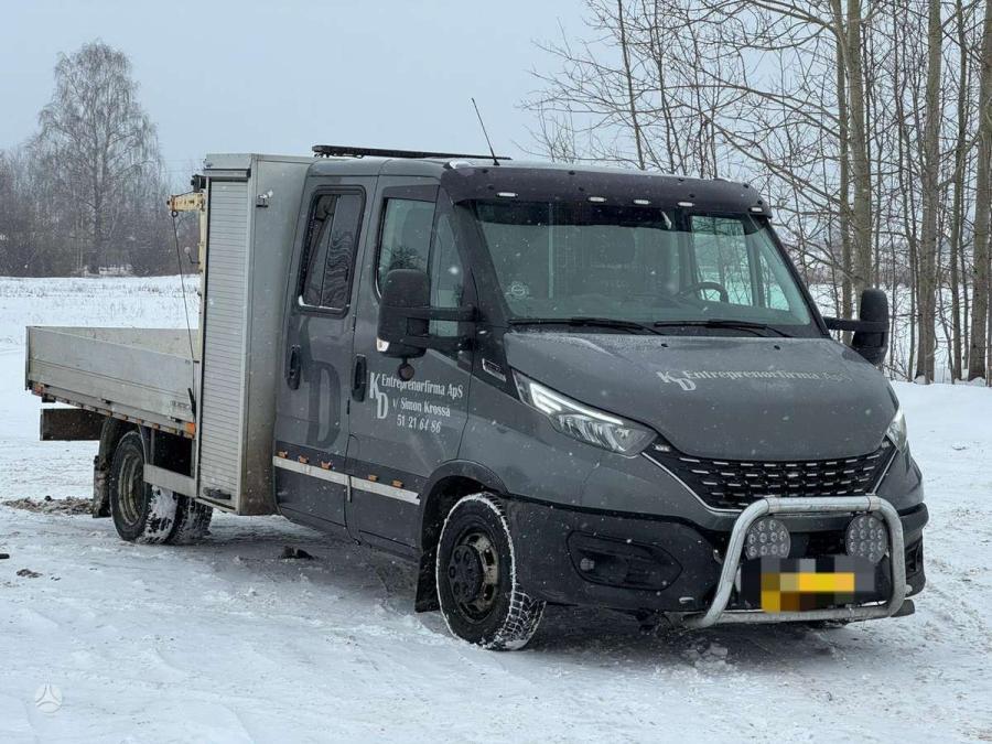Grey Iveco Daily 2020 in Taurage, with an engine capacity of 3.00 L and mileage of 264 thousand km for 15500 €, photo 4 on AUTOMOTO.COM.LV