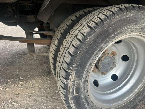 Grey Iveco Daily 2023 in Vilnius, with an engine capacity of 3.00 L and mileage of 451 thousand km for 30000 €, photo 3 on AUTOMOTO.COM.LV