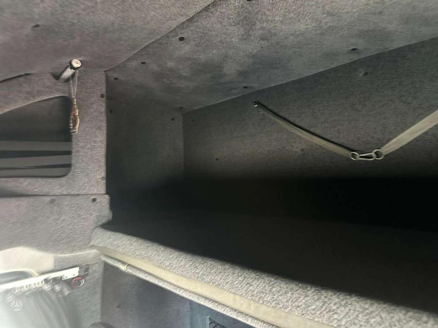 Grey Iveco Daily 2023 in Vilnius, with an engine capacity of 3.00 L and mileage of 451 thousand km for 30000 €, photo 6 on AUTOMOTO.COM.LV