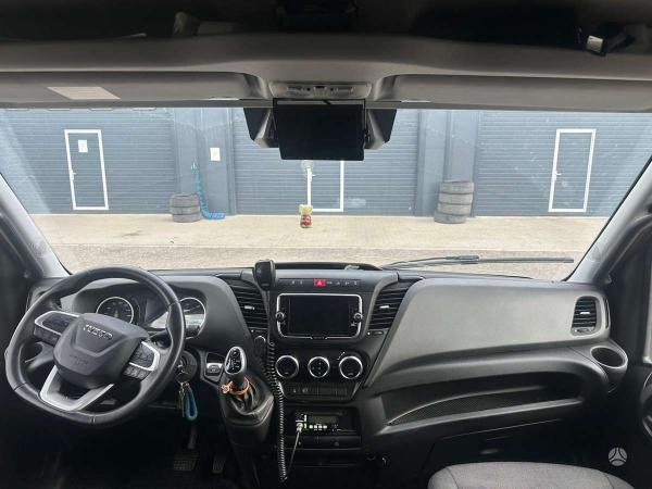 Grey Iveco Daily 2023 in Vilnius, with an engine capacity of 3.00 L and mileage of 451 thousand km for 30000 €, photo 8 on AUTOMOTO.COM.LV