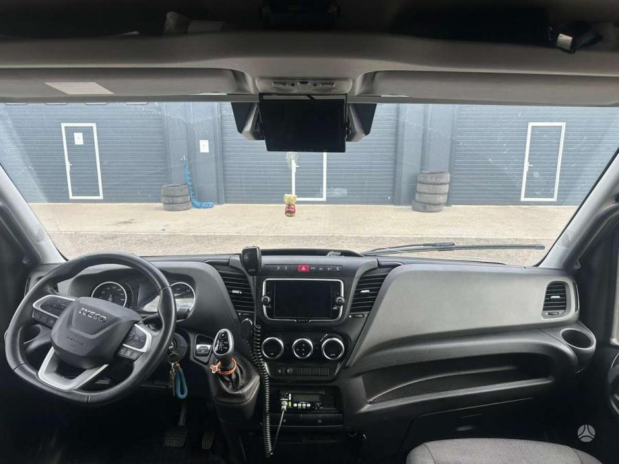 Grey Iveco Daily 2023 in Vilnius, with an engine capacity of 3.00 L and mileage of 451 thousand km for 30000 €, photo 9 on AUTOMOTO.COM.LV