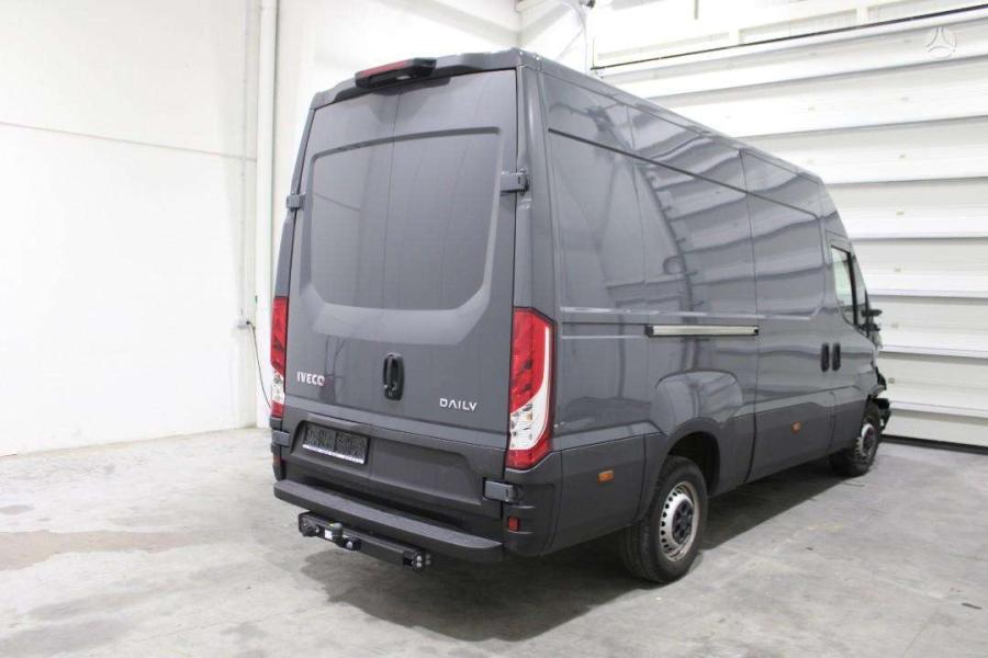Grey Iveco Daily 2024 in Kursenai, with an engine capacity of 2.29 L and mileage of 28 thousand km for 19400 €, photo 3 on AUTOMOTO.COM.LV