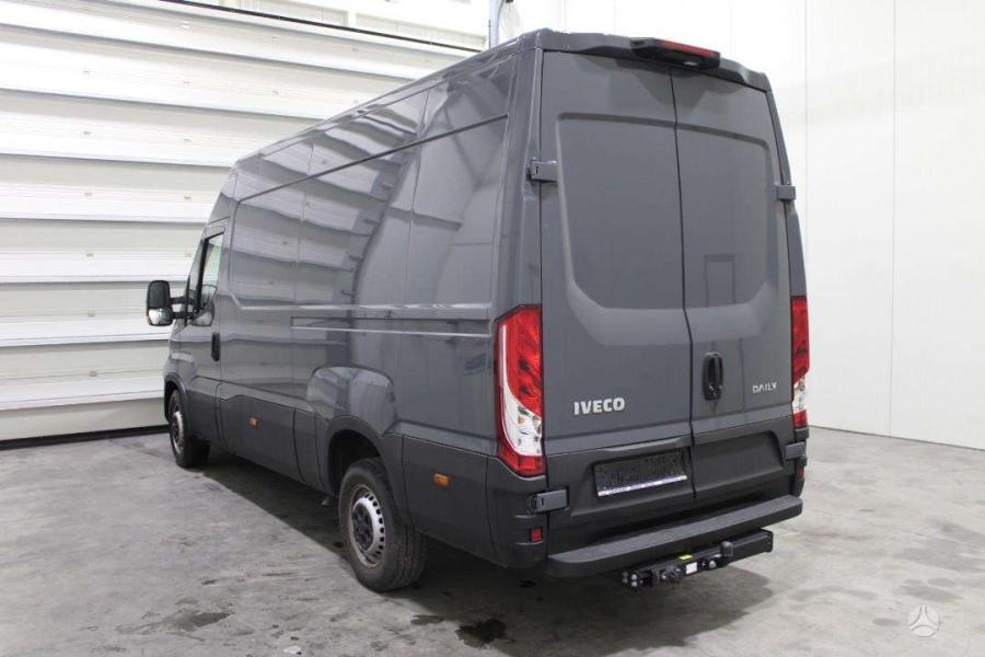 Grey Iveco Daily 2024 in Kursenai, with an engine capacity of 2.29 L and mileage of 28 thousand km for 19400 €, photo 4 on AUTOMOTO.COM.LV