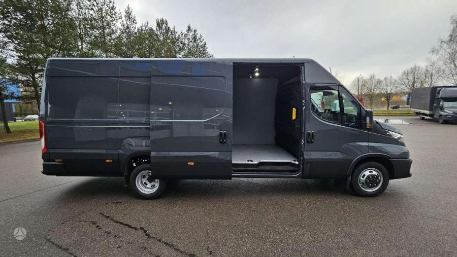 Grey Iveco Daily 2025 in Vilnius, with an engine capacity of 3.00 L and mileage of 5 thousand km for 36500 €, photo 10 on AUTOMOTO.COM.LV