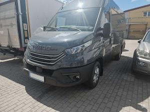Pelēks Iveco Daily 2026 Viļņa, ar dzinēja tilpumu 3.00 L un nobraukumu 16 tūkst. km par 39071 €, foto  vietnē AUTOMOTO.COM.LV