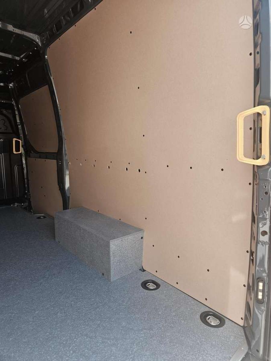 Grey Iveco Daily 2026 in Vilnius, with an engine capacity of 3.00 L and mileage of 16 thousand km for 39071 €, photo 9 on AUTOMOTO.COM.LV