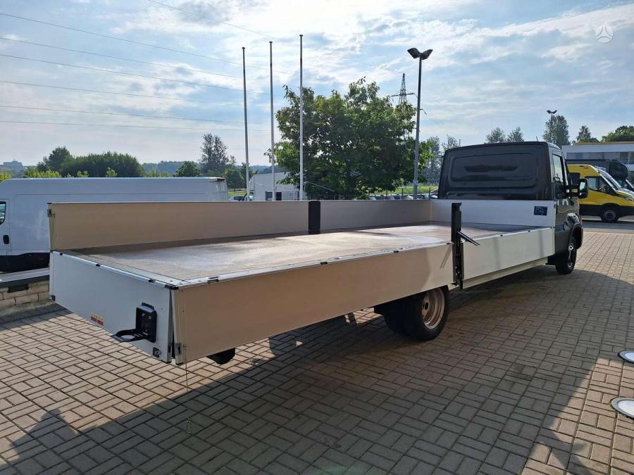 Grey Iveco Daily 2026 in Vilnius, with an engine capacity of 3.00 L and mileage of 0 thousand km for 54329 €, photo 6 on AUTOMOTO.COM.LV