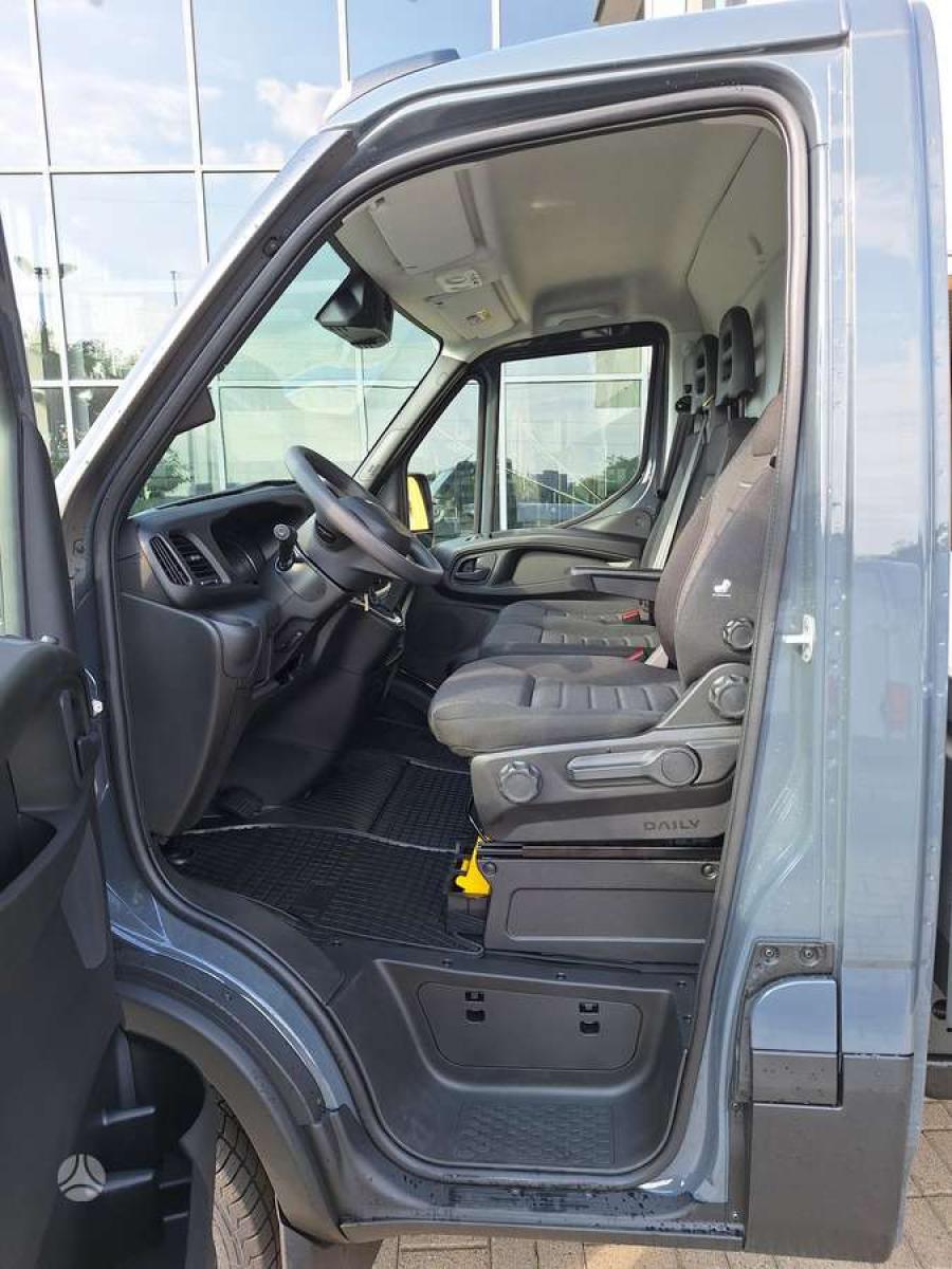 Grey Iveco Daily 2026 in Vilnius, with an engine capacity of 3.00 L and mileage of 0 thousand km for 54329 €, photo 12 on AUTOMOTO.COM.LV