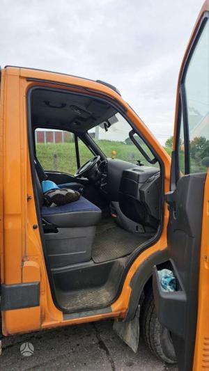 Oranžs Iveco Daily 2003 Viļņa, ar dzinēja tilpumu 2.80 L un nobraukumu 490 tūkst. km par 2000 €, foto 6 vietnē AUTOMOTO.COM.LV