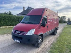 Sarkans Iveco Daily 2010 Tauragė, ar dzinēja tilpumu 3.00 L un nobraukumu 210 tūkst. km par 6500 €, foto  vietnē AUTOMOTO.COM.LV
