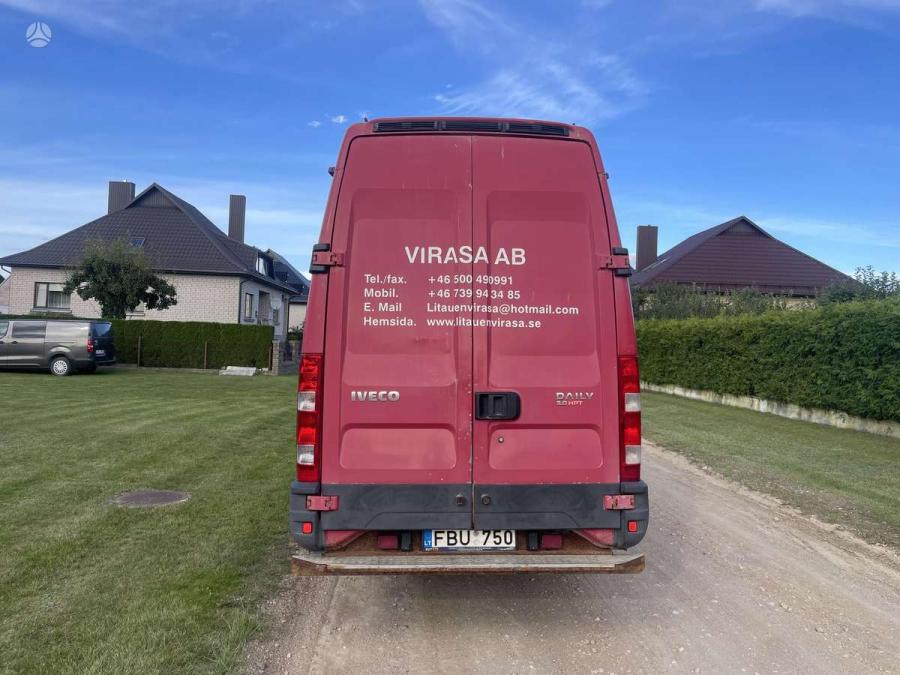 Sarkans Iveco Daily 2010 Tauragė, ar dzinēja tilpumu 3.00 L un nobraukumu 210 tūkst. km par 6500 €, foto 7 vietnē AUTOMOTO.COM.LV