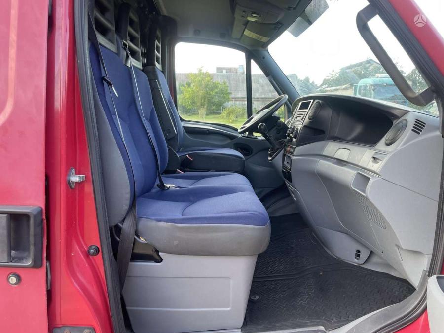 Sarkans Iveco Daily 2010 Tauragė, ar dzinēja tilpumu 3.00 L un nobraukumu 210 tūkst. km par 6500 €, foto 11 vietnē AUTOMOTO.COM.LV