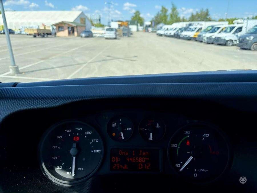 Sarkans Iveco Daily 2014 Viļņa, ar dzinēja tilpumu 0.00 L un nobraukumu 446 tūkst. km par 15850 €, foto 23 vietnē AUTOMOTO.COM.LV