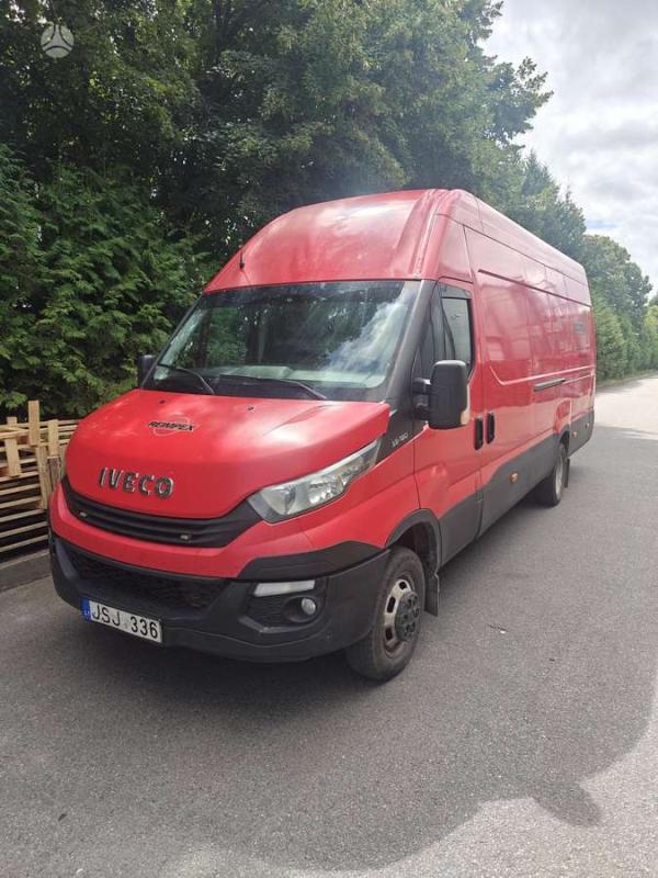 Sarkans Iveco Daily 2017 Kauņa, ar dzinēja tilpumu 3.00 L un nobraukumu 585 tūkst. km par 6100 €, foto 2 vietnē AUTOMOTO.COM.LV