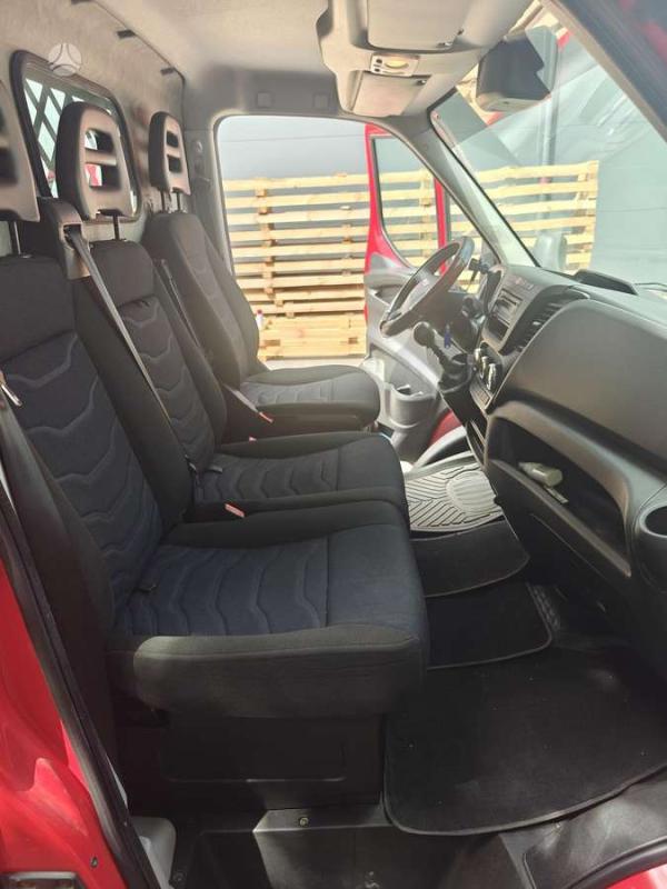 Sarkans Iveco Daily 2017 Kauņa, ar dzinēja tilpumu 3.00 L un nobraukumu 585 tūkst. km par 6100 €, foto 9 vietnē AUTOMOTO.COM.LV