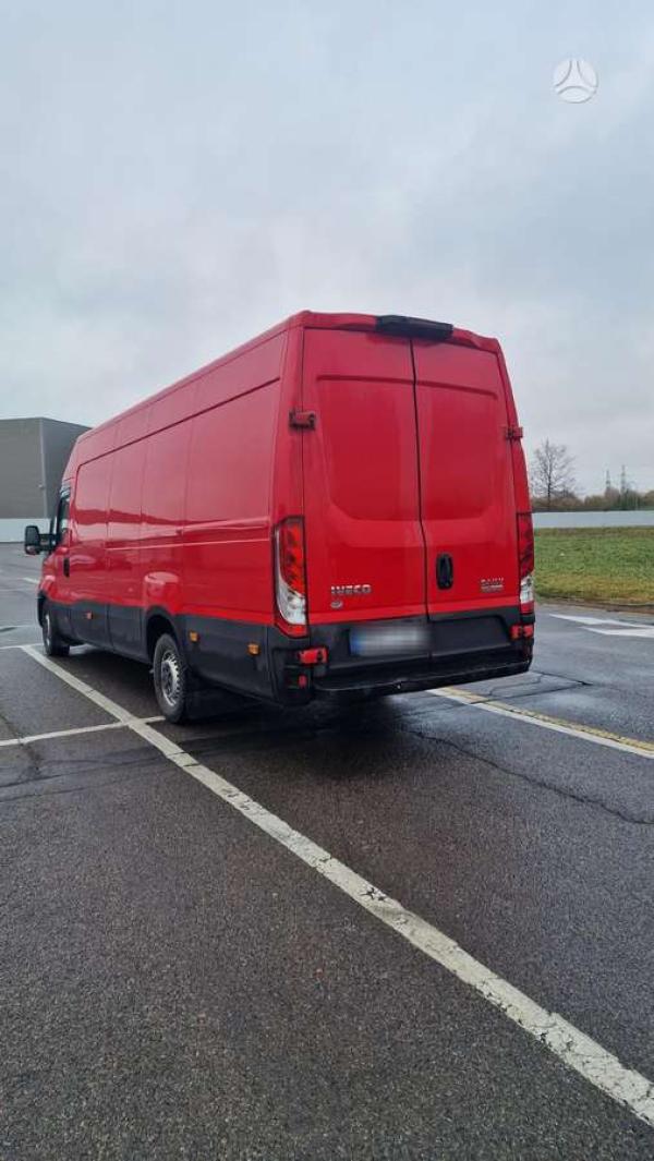 Sarkans Iveco Daily 2019 Kauņa, ar dzinēja tilpumu 3.00 L un nobraukumu 491 tūkst. km par 12490 €, foto 1 vietnē AUTOMOTO.COM.LV