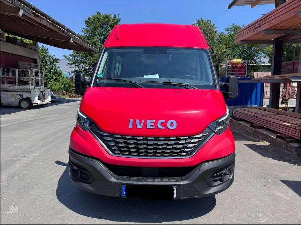 Sarkans Iveco Daily 2020 Telšiai, ar dzinēja tilpumu 3.00 L un nobraukumu 167 tūkst. km par 18800 €, foto  vietnē AUTOMOTO.COM.LV