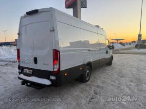 Balts Iveco Daily 2024 Tallina, ar dzinēja tilpumu 3.00 L un nobraukumu 184 tūkst. km par 48980 €, foto 4 vietnē AUTOMOTO.COM.LV