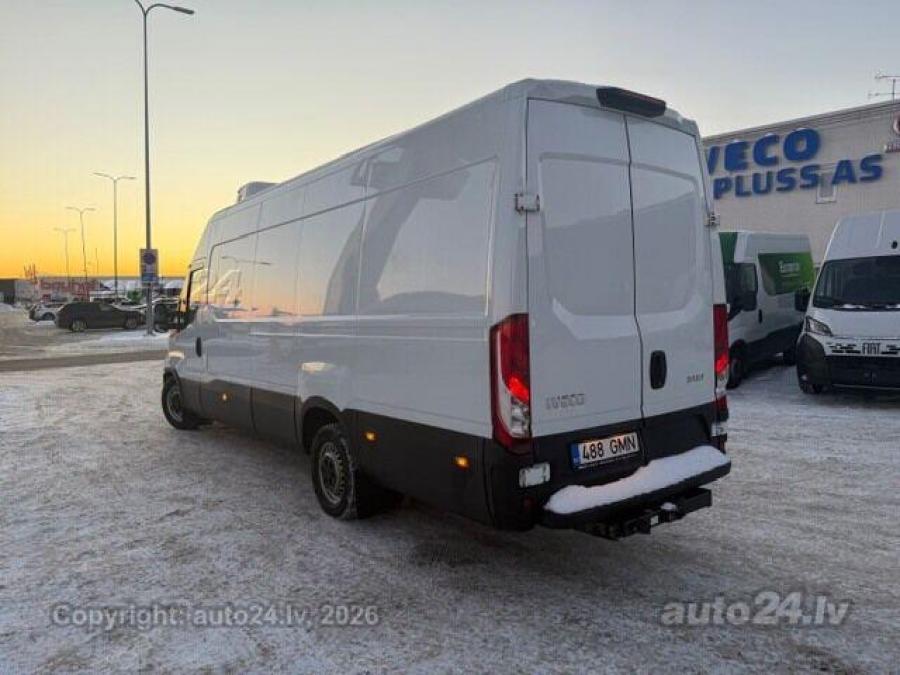 Balts Iveco Daily 2024 Tallina, ar dzinēja tilpumu 3.00 L un nobraukumu 184 tūkst. km par 48980 €, foto 5 vietnē AUTOMOTO.COM.LV