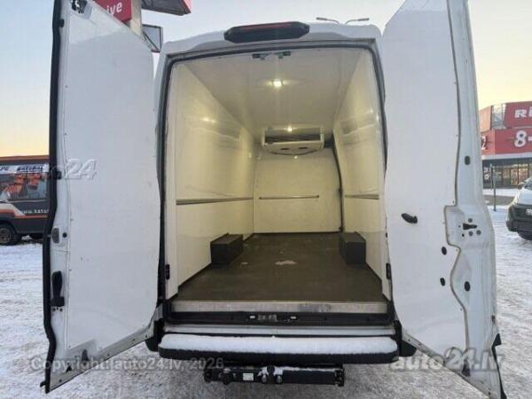 Balts Iveco Daily 2024 Tallina, ar dzinēja tilpumu 3.00 L un nobraukumu 184 tūkst. km par 48980 €, foto 7 vietnē AUTOMOTO.COM.LV