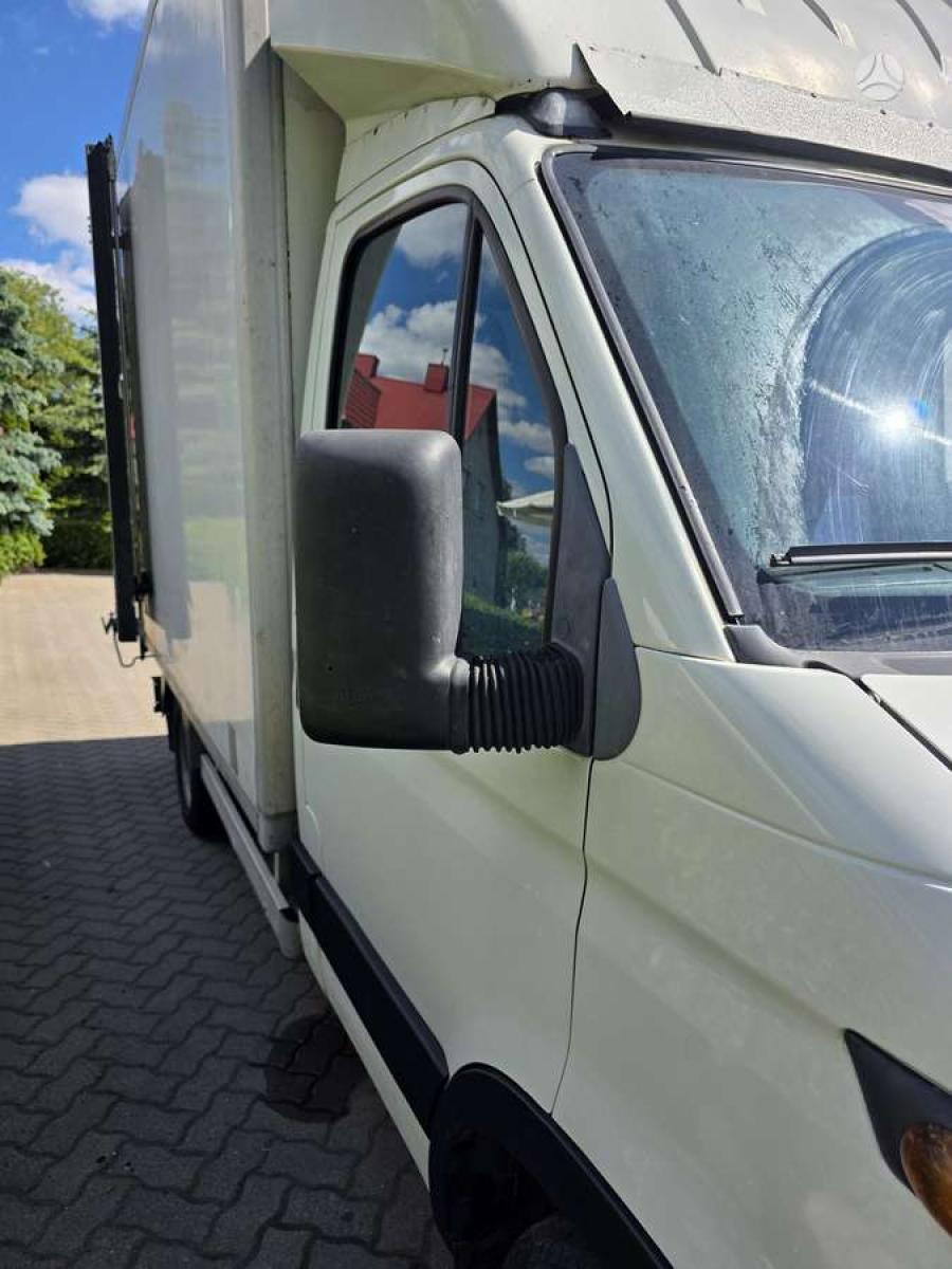 White Iveco Daily 2002 in Vilnius, with an engine capacity of 2.80 L and mileage of 300 thousand km for 2300 €, photo 3 on AUTOMOTO.COM.LV
