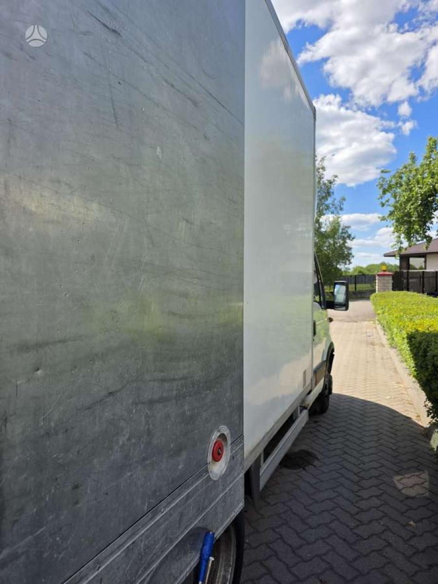 White Iveco Daily 2002 in Vilnius, with an engine capacity of 2.80 L and mileage of 300 thousand km for 2300 €, photo 4 on AUTOMOTO.COM.LV