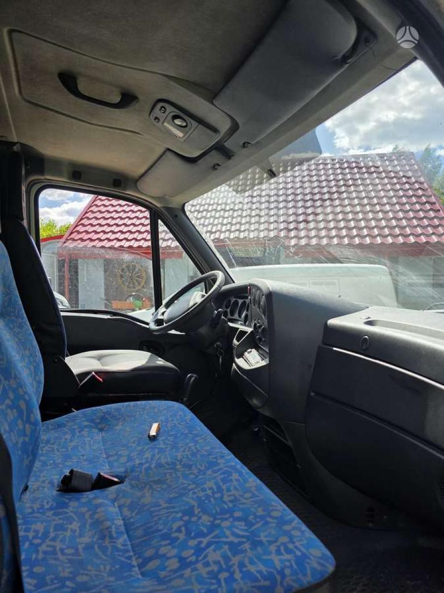 White Iveco Daily 2002 in Vilnius, with an engine capacity of 2.80 L and mileage of 300 thousand km for 2300 €, photo 6 on AUTOMOTO.COM.LV
