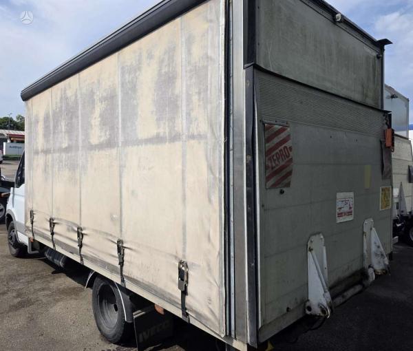 White Iveco Daily 2004 in Marijampole, with an engine capacity of 2.80 L and mileage of 170 thousand km for 4598 €, photo 3 on AUTOMOTO.COM.LV