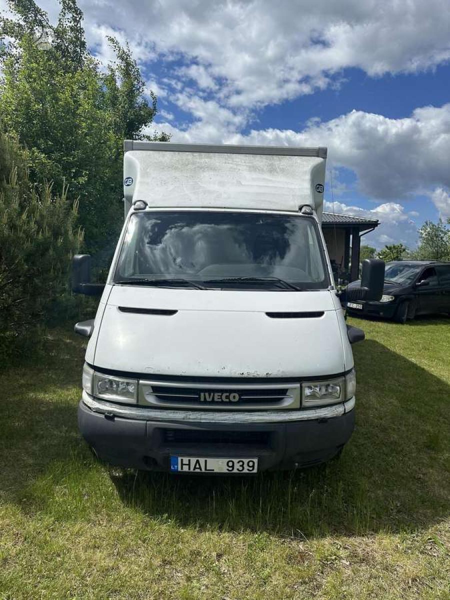 Balts Iveco Daily 2004 Viļņa, ar dzinēja tilpumu 3.00 L un nobraukumu 379 tūkst. km par 3500 €, foto 5 vietnē AUTOMOTO.COM.LV