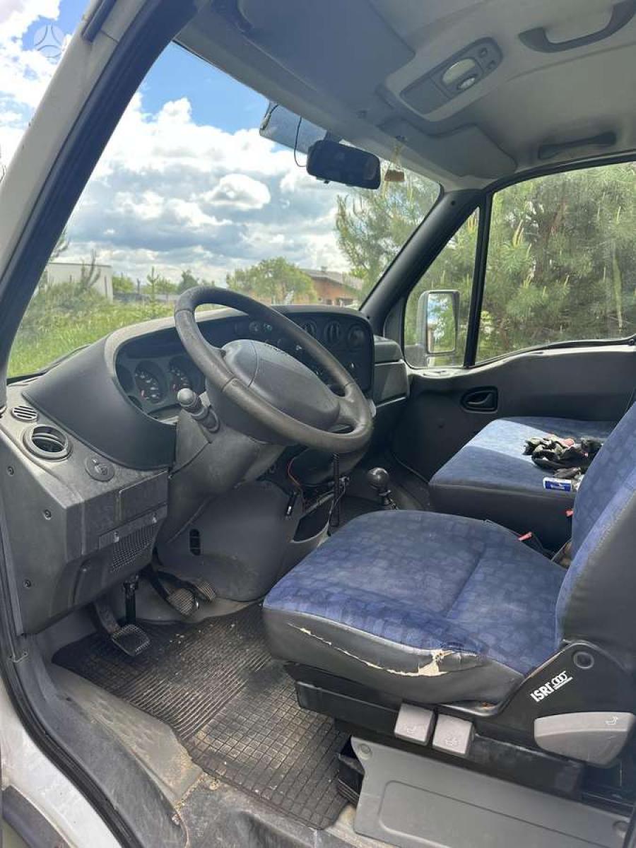 Balts Iveco Daily 2004 Viļņa, ar dzinēja tilpumu 3.00 L un nobraukumu 379 tūkst. km par 3500 €, foto 6 vietnē AUTOMOTO.COM.LV