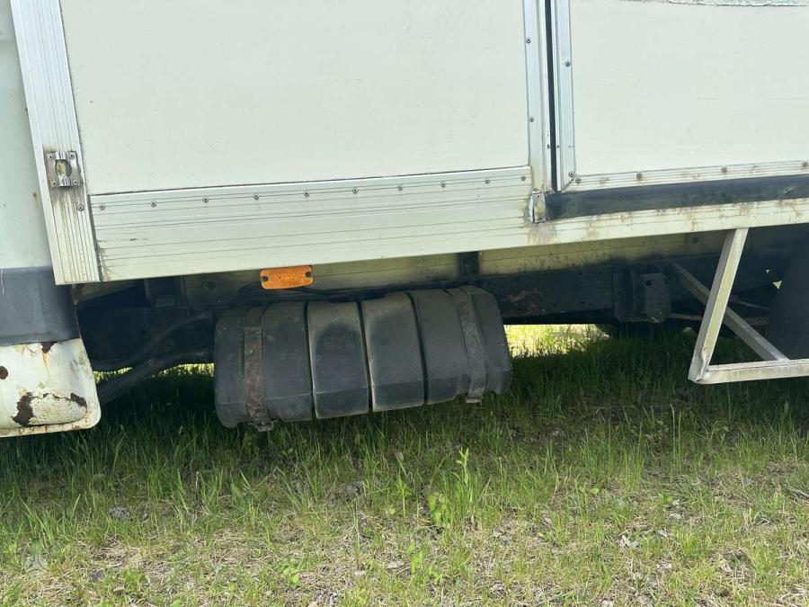 Balts Iveco Daily 2004 Viļņa, ar dzinēja tilpumu 3.00 L un nobraukumu 379 tūkst. km par 3500 €, foto 8 vietnē AUTOMOTO.COM.LV
