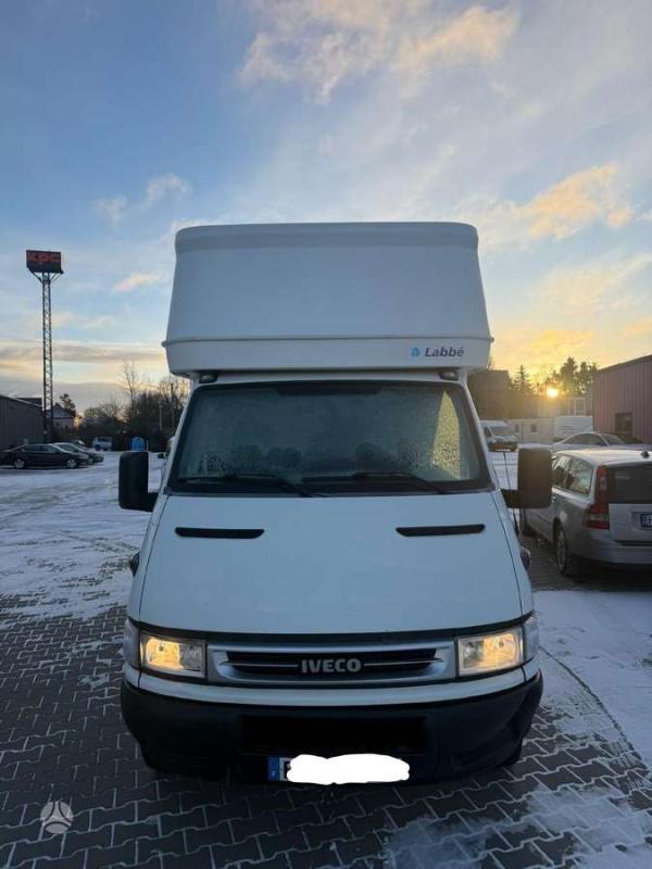Balts Iveco Daily 2005 Kauņa, ar dzinēja tilpumu 3.00 L un nobraukumu 178 tūkst. km par 5850 €, foto 4 vietnē AUTOMOTO.COM.LV