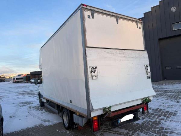 White Iveco Daily 2005 in Kaunas, with an engine capacity of 3.00 L and mileage of 178 thousand km for 5700 €, photo 5 on AUTOMOTO.COM.LV