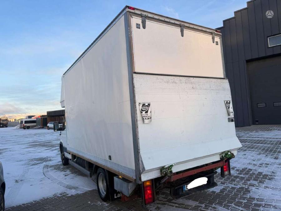 White Iveco Daily 2005 in Kaunas, with an engine capacity of 3.00 L and mileage of 178 thousand km for 5700 €, photo 5 on AUTOMOTO.COM.LV