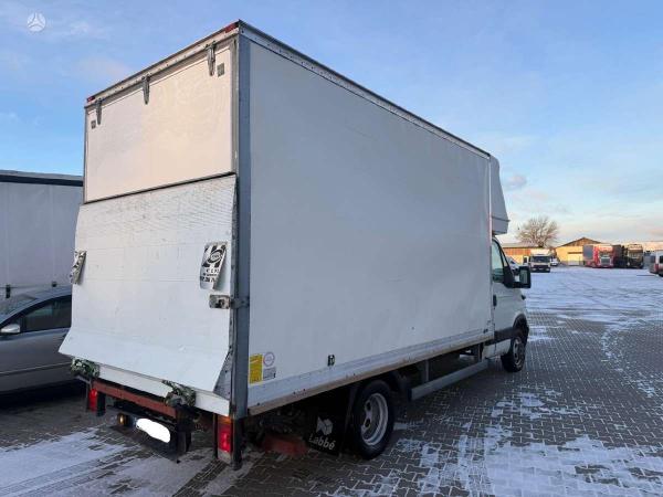 White Iveco Daily 2005 in Kaunas, with an engine capacity of 3.00 L and mileage of 178 thousand km for 5600 €, photo 2 on AUTOMOTO.COM.LV