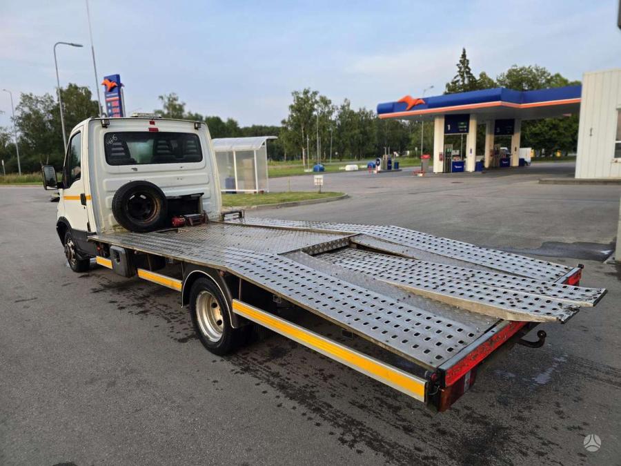 Balts Iveco Daily 2005 Radviliškis, ar dzinēja tilpumu 2.80 L un nobraukumu 337 tūkst. km par 4750 €, foto 8 vietnē AUTOMOTO.COM.LV