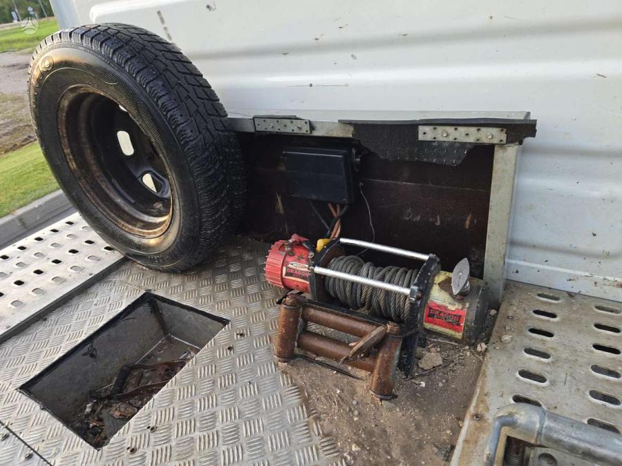 Balts Iveco Daily 2005 Radviliškis, ar dzinēja tilpumu 2.80 L un nobraukumu 337 tūkst. km par 4750 €, foto 12 vietnē AUTOMOTO.COM.LV