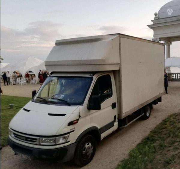 Белый Ивеко Дейли 2005 в Каунас, объемом двигателя 2.80 л и пробегом 520 тыс. км за 4700 €, фото 3 на AUTOMOTO.COM.LV