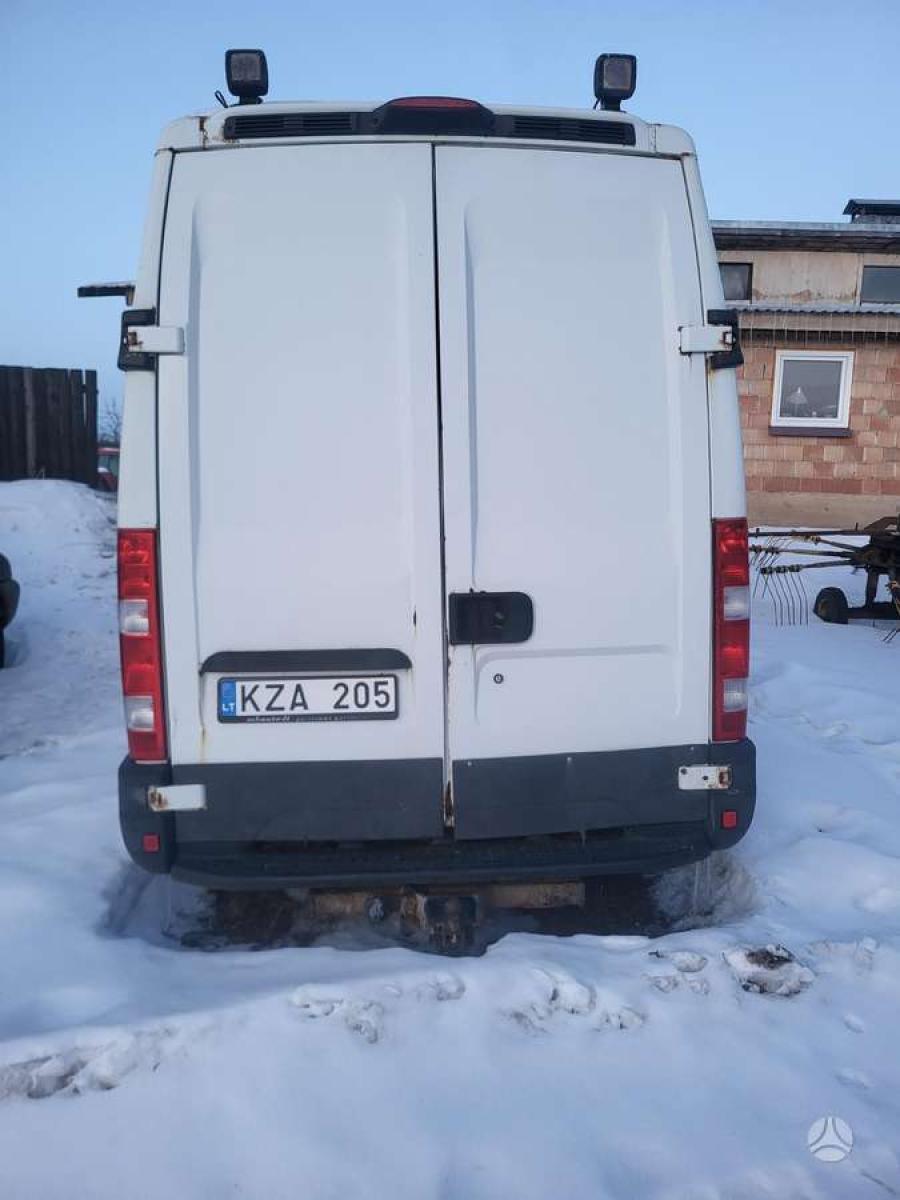 White Iveco Daily 2006 in Alytus, with an engine capacity of 3.00 L and mileage of 380 thousand km for 2000 €, photo 1 on AUTOMOTO.COM.LV
