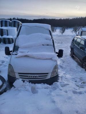 White Iveco Daily 2006 in Alytus, with an engine capacity of 3.00 L and mileage of 380 thousand km for 2000 €, photo 5 on AUTOMOTO.COM.LV