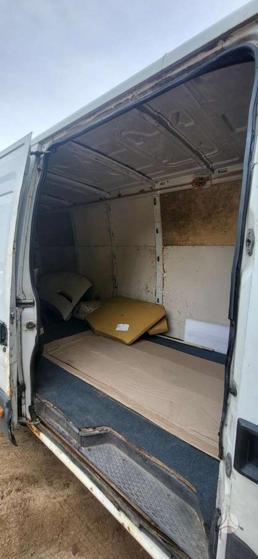 Balts Iveco Daily 2006 Viļņa, ar dzinēja tilpumu 3.00 L un nobraukumu 265 tūkst. km par 1210 €, foto 6 vietnē AUTOMOTO.COM.LV
