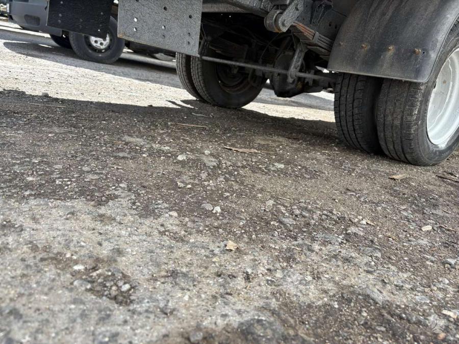 Balts Iveco Daily 2006 Šauļi, ar dzinēja tilpumu 3.00 L un nobraukumu 270 tūkst. km par 2550 €, foto 5 vietnē AUTOMOTO.COM.LV