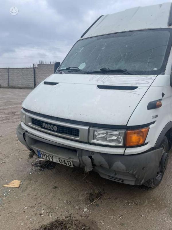 Balts Iveco Daily 2006 Kauņa, ar dzinēja tilpumu 2.80 L un nobraukumu 400 tūkst. km par 1100 €, foto 3 vietnē AUTOMOTO.COM.LV