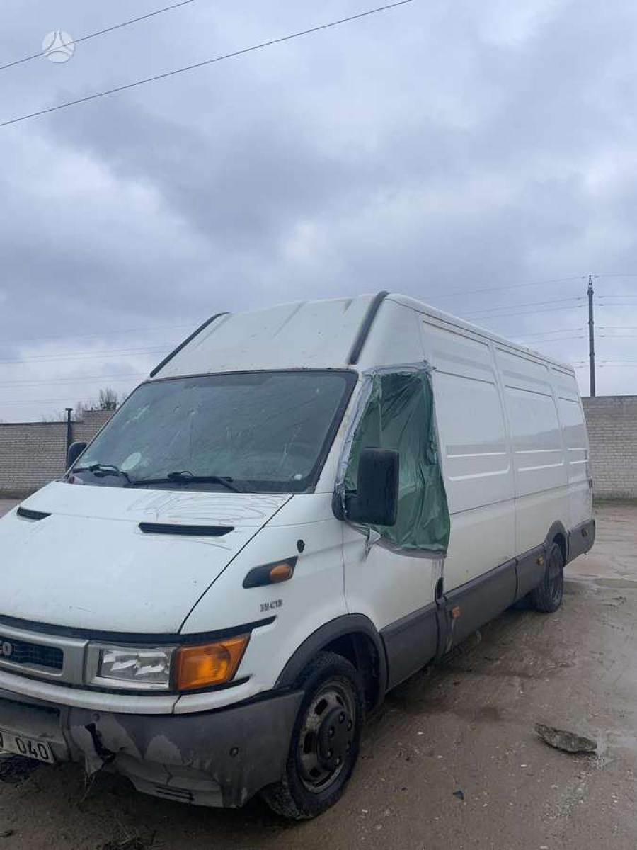 Balts Iveco Daily 2006 Kauņa, ar dzinēja tilpumu 2.80 L un nobraukumu 400 tūkst. km par 1100 €, foto 5 vietnē AUTOMOTO.COM.LV