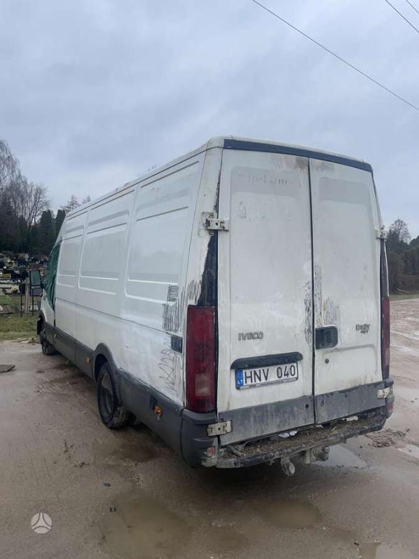 Balts Iveco Daily 2006 Kauņa, ar dzinēja tilpumu 2.80 L un nobraukumu 400 tūkst. km par 1100 €, foto 5 vietnē AUTOMOTO.COM.LV