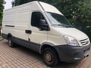 Balts Iveco Daily 2007 Kauņa, ar dzinēja tilpumu 2.30 L un nobraukumu 152 tūkst. km par 4300 €, foto  vietnē AUTOMOTO.COM.LV