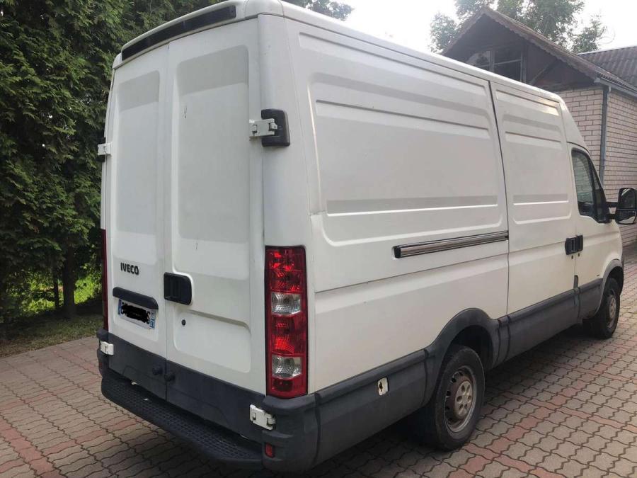 Balts Iveco Daily 2007 Kauņa, ar dzinēja tilpumu 2.30 L un nobraukumu 152 tūkst. km par 4300 €, foto 5 vietnē AUTOMOTO.COM.LV