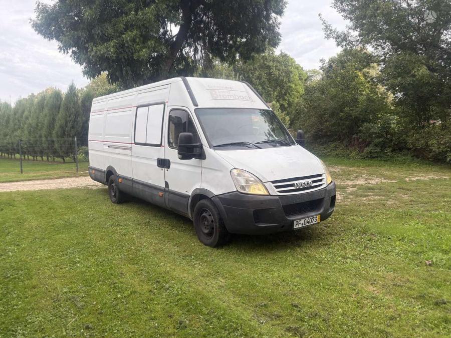 Balts Iveco Daily 2007 Kėdainiai, ar dzinēja tilpumu 2.30 L un nobraukumu 296 tūkst. km par 3500 €, foto 1 vietnē AUTOMOTO.COM.LV