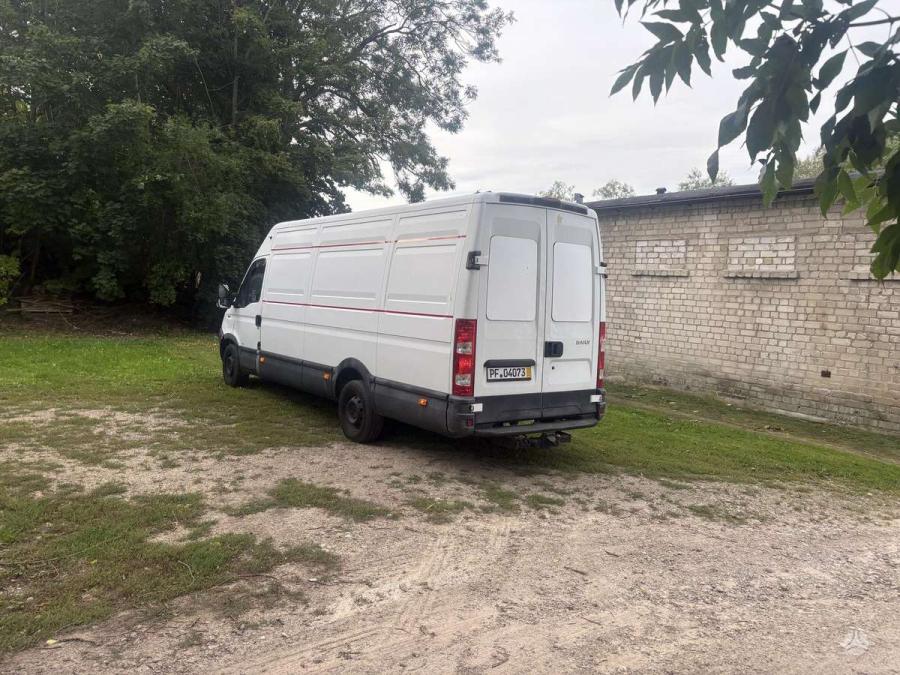 Balts Iveco Daily 2007 Kėdainiai, ar dzinēja tilpumu 2.30 L un nobraukumu 296 tūkst. km par 3500 €, foto 4 vietnē AUTOMOTO.COM.LV