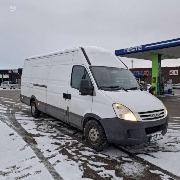 White Iveco Daily 2008 in Alytus, with an engine capacity of 2.30 L and mileage of 394 thousand km for 3100 €, photo 1 on AUTOMOTO.COM.LV